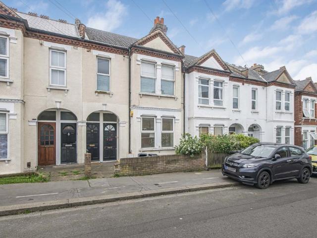 2 bedroom maisonette for sale