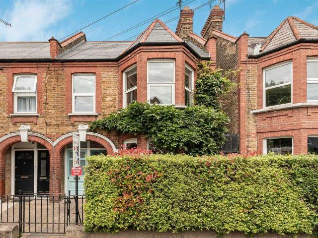 2 bedroom maisonette for sale