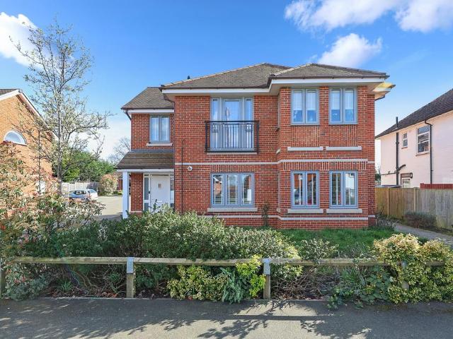 2 bedroom maisonette for sale