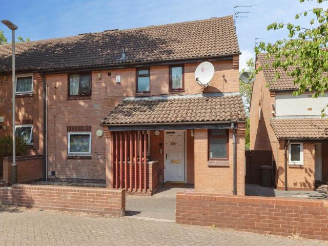 2 bedroom maisonette for sale