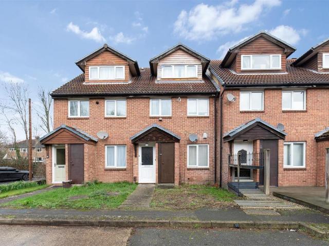 2 bedroom maisonette for sale