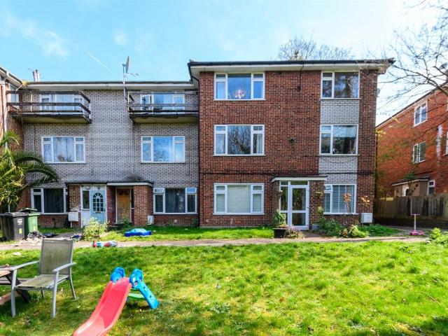 2 bedroom maisonette for sale