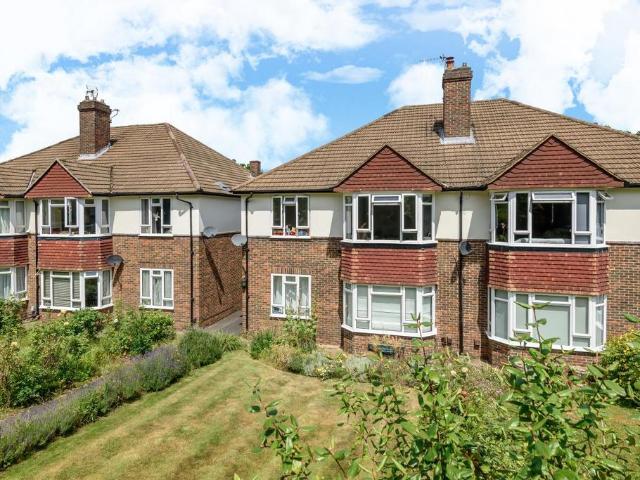 2 bedroom maisonette for sale