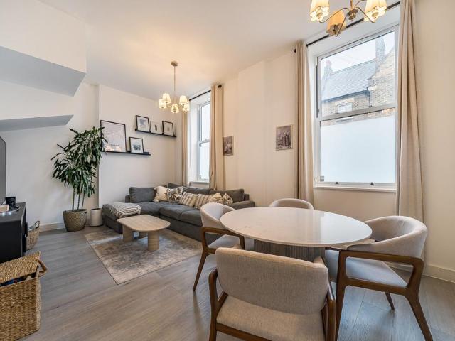 2 bedroom maisonette for sale