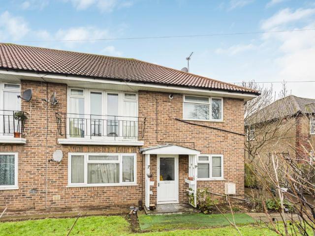 2 bedroom maisonette for sale