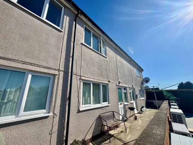 2 bedroom maisonette for sale