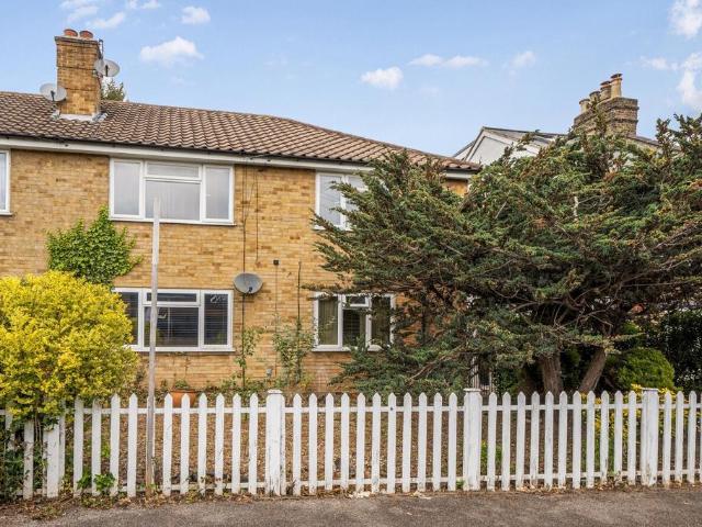 2 bedroom maisonette for sale
