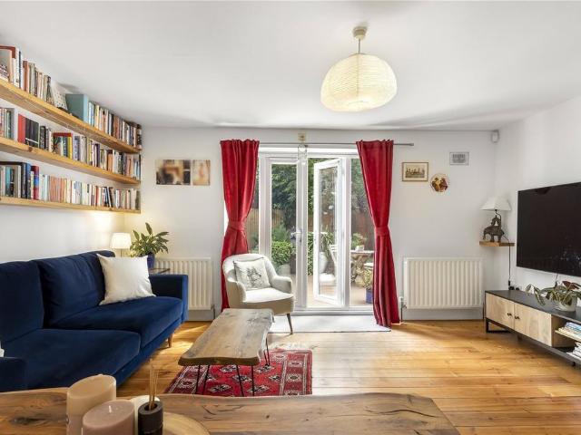 2 bedroom maisonette for sale