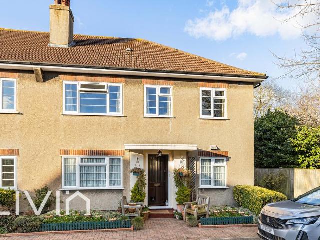 2 bedroom maisonette for sale