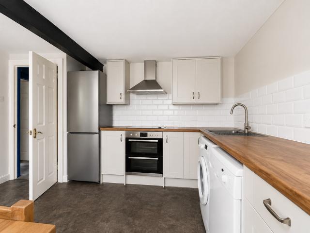 2 bedroom maisonette for sale