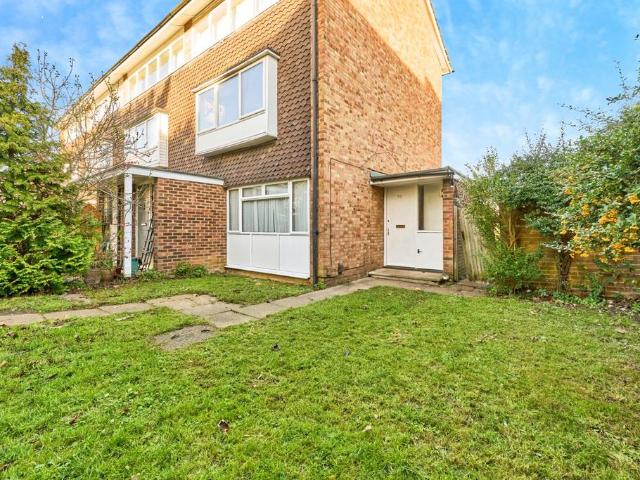 2 bedroom maisonette for sale