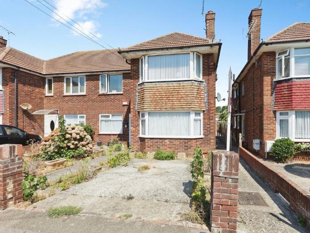 2 bedroom maisonette for sale