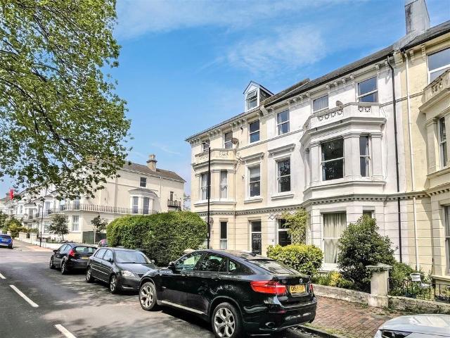 2 bedroom maisonette for sale