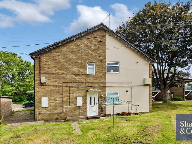 2 bedroom maisonette for sale