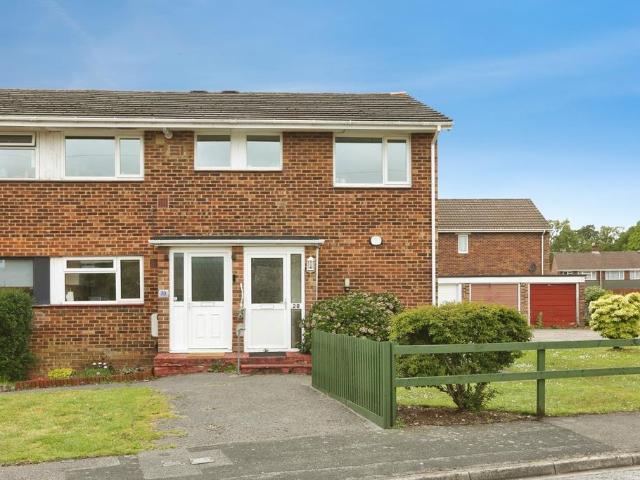 2 bedroom maisonette for sale