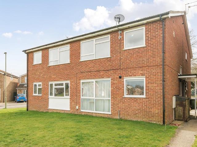 2 bedroom maisonette for sale
