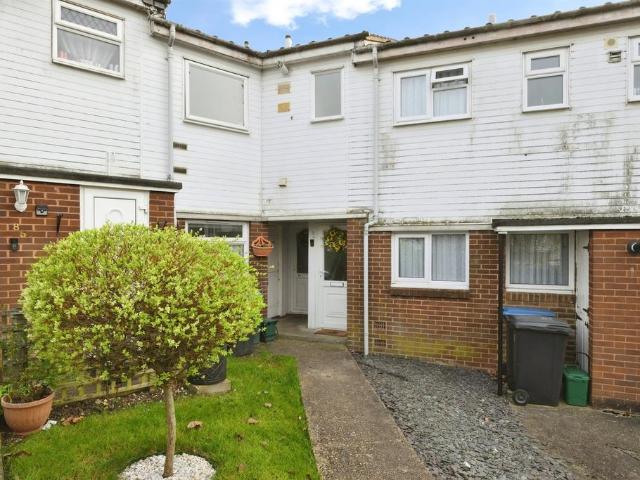 2 bedroom maisonette for sale