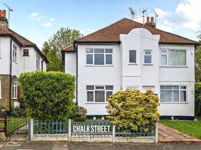 2 bedroom maisonette for sale