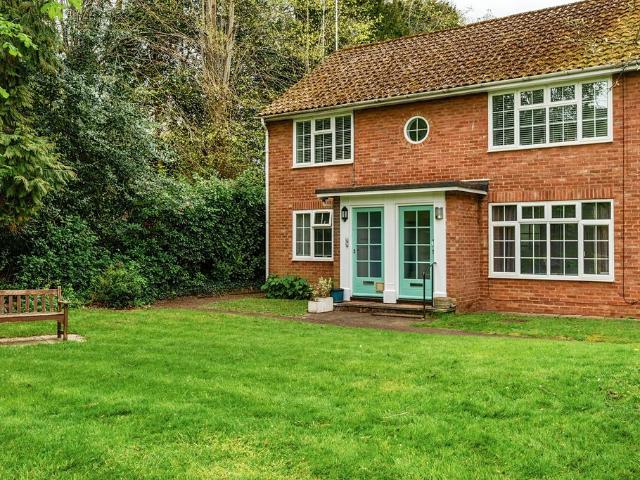 2 bedroom maisonette for sale