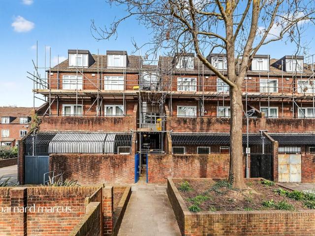 2 bedroom maisonette for sale