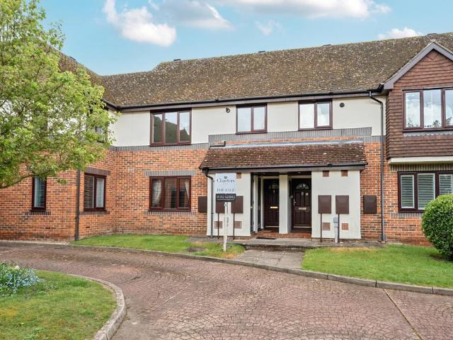 2 bedroom maisonette for sale