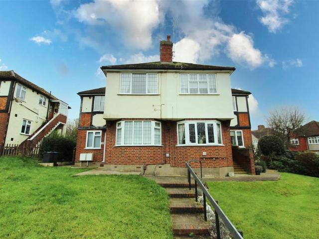 2 bedroom maisonette for sale