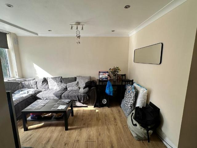 2 bedroom maisonette for sale