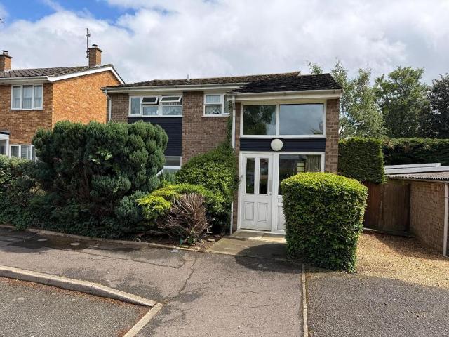 2 bedroom maisonette for sale