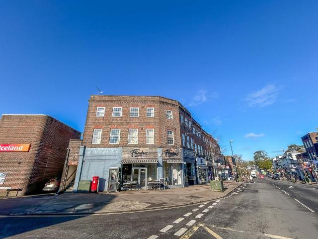 2 bedroom maisonette for sale
