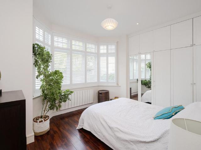 2 bedroom maisonette for sale