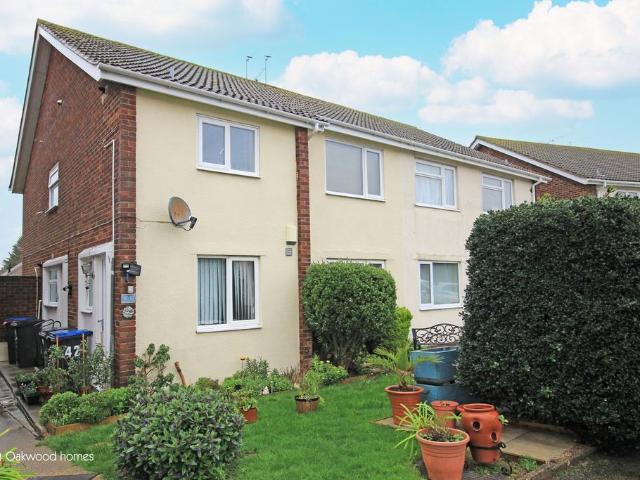 2 bedroom maisonette for sale