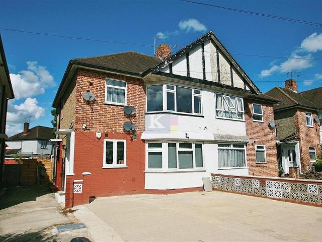 2 bedroom maisonette for sale