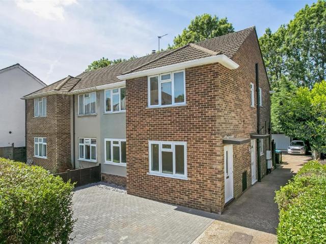 2 bedroom maisonette for sale