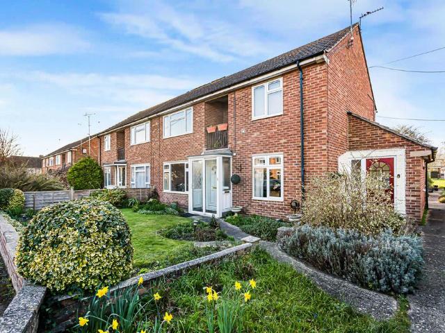 2 bedroom maisonette for sale