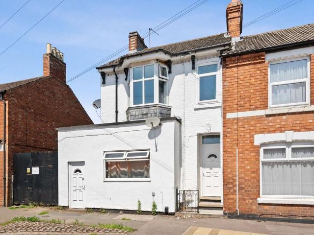 2 bedroom maisonette for sale