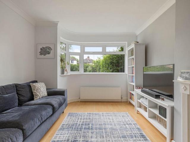 2 bedroom maisonette for sale