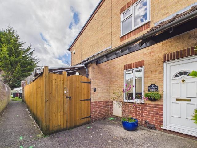 2 bedroom maisonette for sale