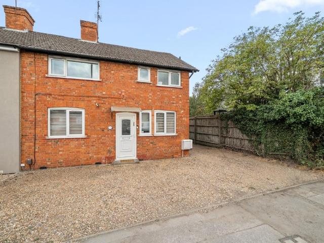 2 bedroom maisonette for sale