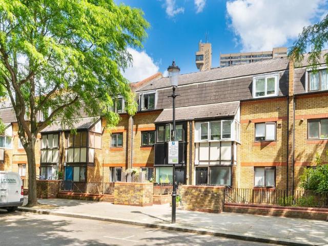 2 bedroom maisonette for sale