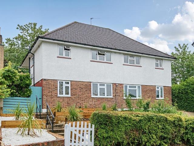 2 bedroom maisonette for sale