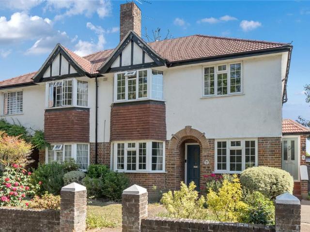 2 bedroom maisonette for sale