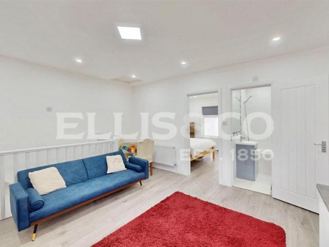 2 bedroom maisonette for sale