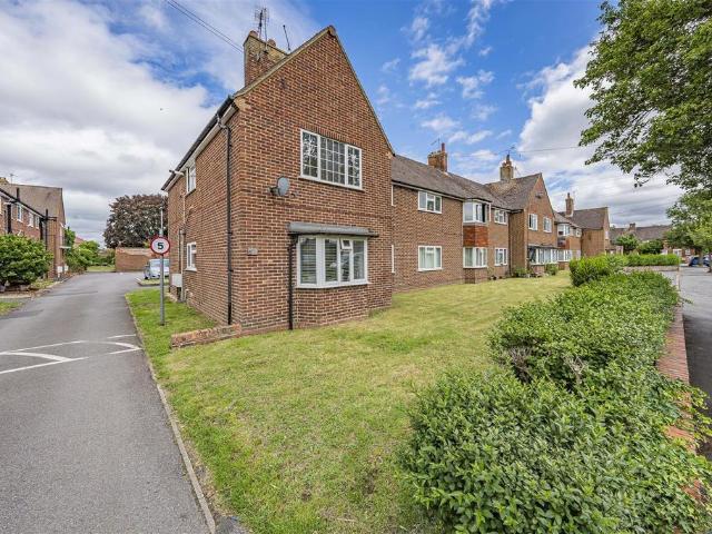 2 bedroom maisonette for sale