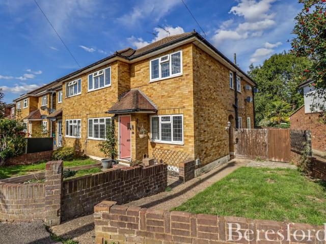 2 bedroom maisonette for sale