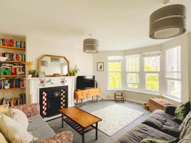 2 bedroom maisonette for sale