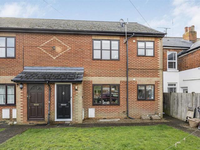 2 bedroom maisonette for sale