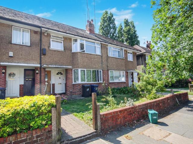 2 bedroom maisonette for sale