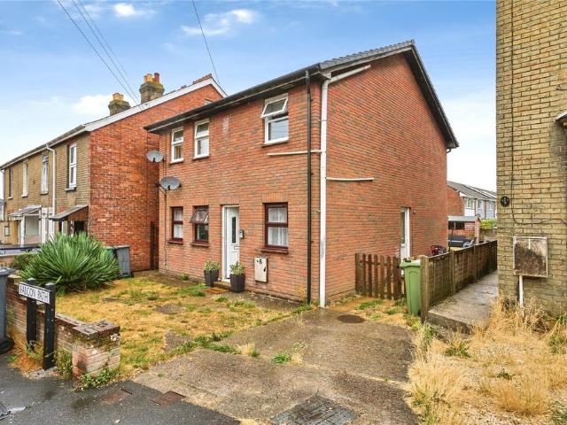 2 bedroom maisonette for sale