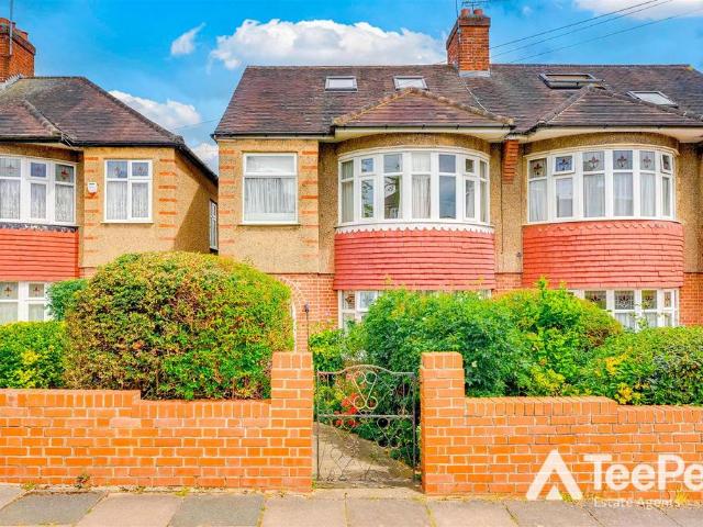 2 bedroom maisonette for sale