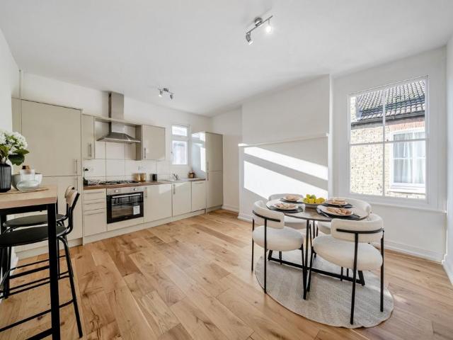 2 bedroom maisonette for sale
